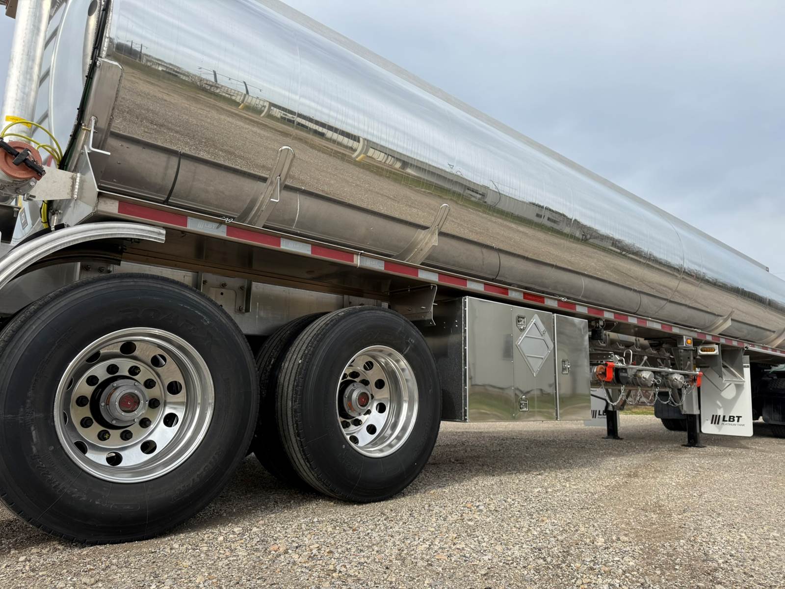 2027 LBT 9200 Gallon 5 Compartment | Disc Brakes | Fuel Tanker Trailer ...